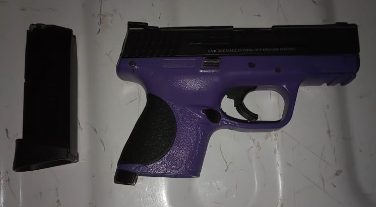 Detiene la policia a dos con arma de fuego - El 5to Poder